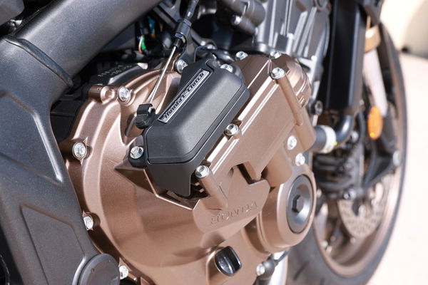 2024 Honda CB650R Review: Is E-Clutch A Gamechanger? | Visordown